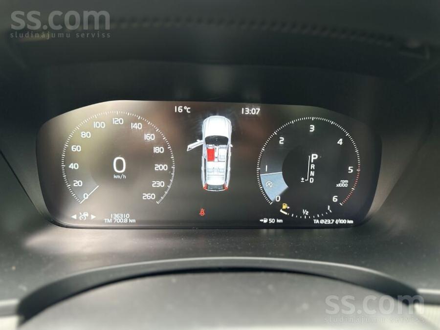 Black Volvo V90 2017 in Talsi, with an engine capacity of 2.00 L and mileage of 136 thousand km for 19470 €, photo 26 on AUTOMOTO.COM.LV