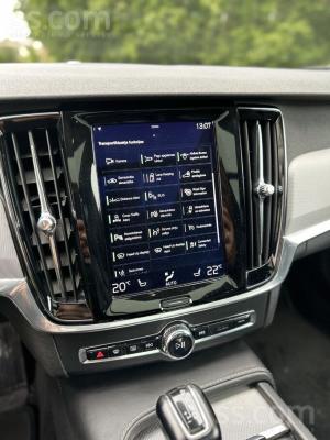 Black Volvo V90 2017 in Talsi, with an engine capacity of 2.00 L and mileage of 136 thousand km for 19470 €, photo 28 on AUTOMOTO.COM.LV