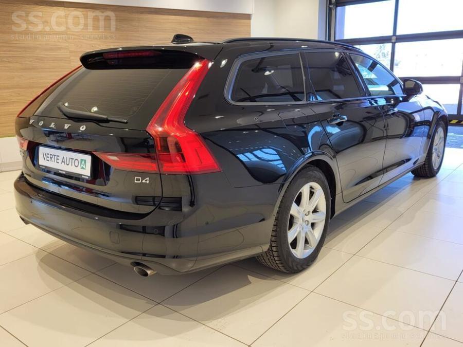 Black Volvo V90 2017 in Riga, with an engine capacity of 2.00 L and mileage of 204 thousand km for 15990 €, photo 7 on AUTOMOTO.COM.LV