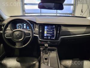 Black Volvo V90 2017 in Riga, with an engine capacity of 2.00 L and mileage of 204 thousand km for 15990 €, photo 8 on AUTOMOTO.COM.LV