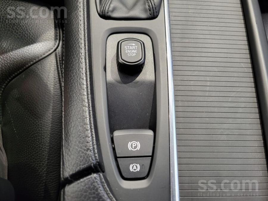 Black Volvo V90 2017 in Riga, with an engine capacity of 2.00 L and mileage of 204 thousand km for 15990 €, photo 11 on AUTOMOTO.COM.LV
