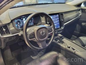 Black Volvo V90 2017 in Riga, with an engine capacity of 2.00 L and mileage of 204 thousand km for 15990 €, photo 15 on AUTOMOTO.COM.LV
