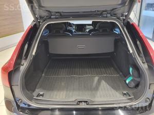 Black Volvo V90 2017 in Riga, with an engine capacity of 2.00 L and mileage of 204 thousand km for 15990 €, photo 18 on AUTOMOTO.COM.LV