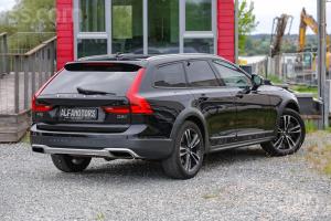 Melns Volvo V90 2017 Rīga, ar dzinēja tilpumu 2.00 L un nobraukumu 258 tūkst. km par 17990 €, foto 5 vietnē AUTOMOTO.COM.LV