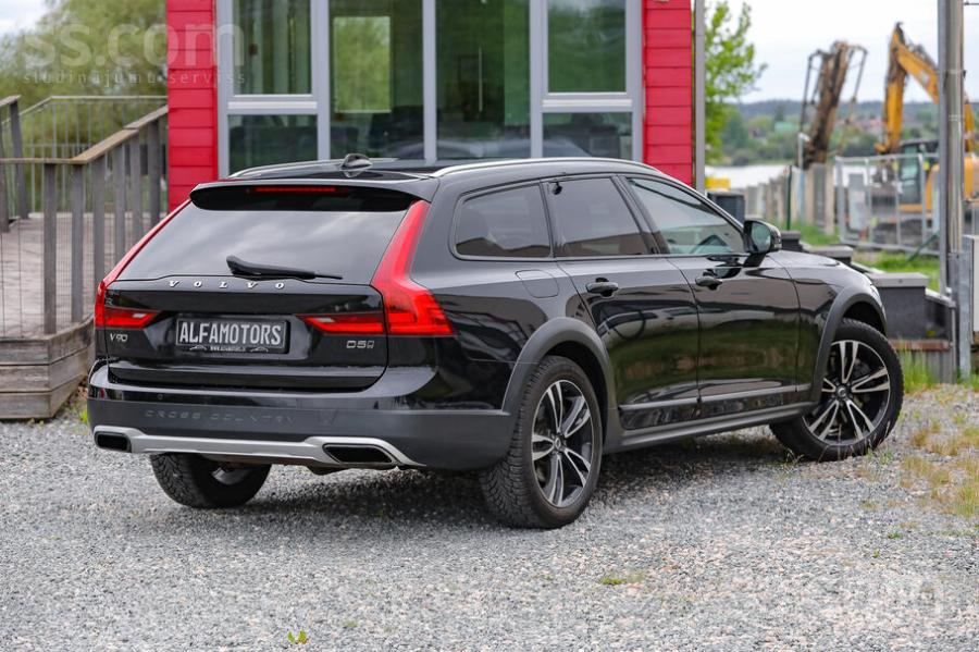 Melns Volvo V90 2017 Rīga, ar dzinēja tilpumu 2.00 L un nobraukumu 258 tūkst. km par 17990 €, foto 5 vietnē AUTOMOTO.COM.LV