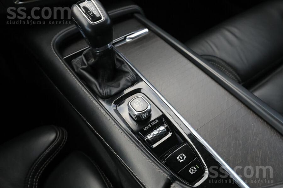 Melns Volvo V90 2017 Rīga, ar dzinēja tilpumu 2.00 L un nobraukumu 258 tūkst. km par 17990 €, foto 19 vietnē AUTOMOTO.COM.LV