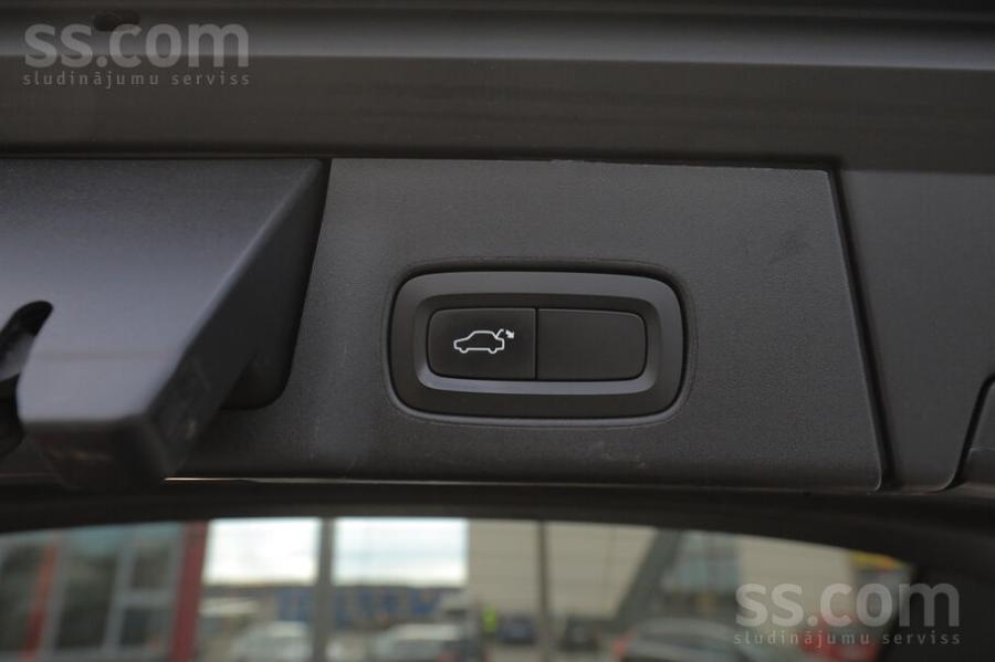 Melns Volvo V90 2017 Rīga, ar dzinēja tilpumu 2.00 L un nobraukumu 258 tūkst. km par 17990 €, foto 23 vietnē AUTOMOTO.COM.LV