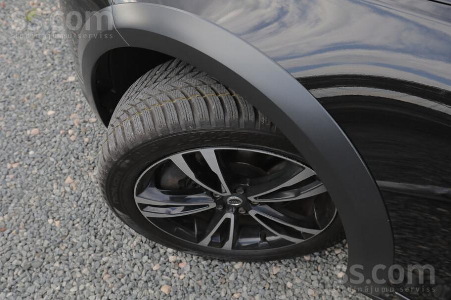 Melns Volvo V90 2017 Rīga, ar dzinēja tilpumu 2.00 L un nobraukumu 258 tūkst. km par 17990 €, foto 24 vietnē AUTOMOTO.COM.LV