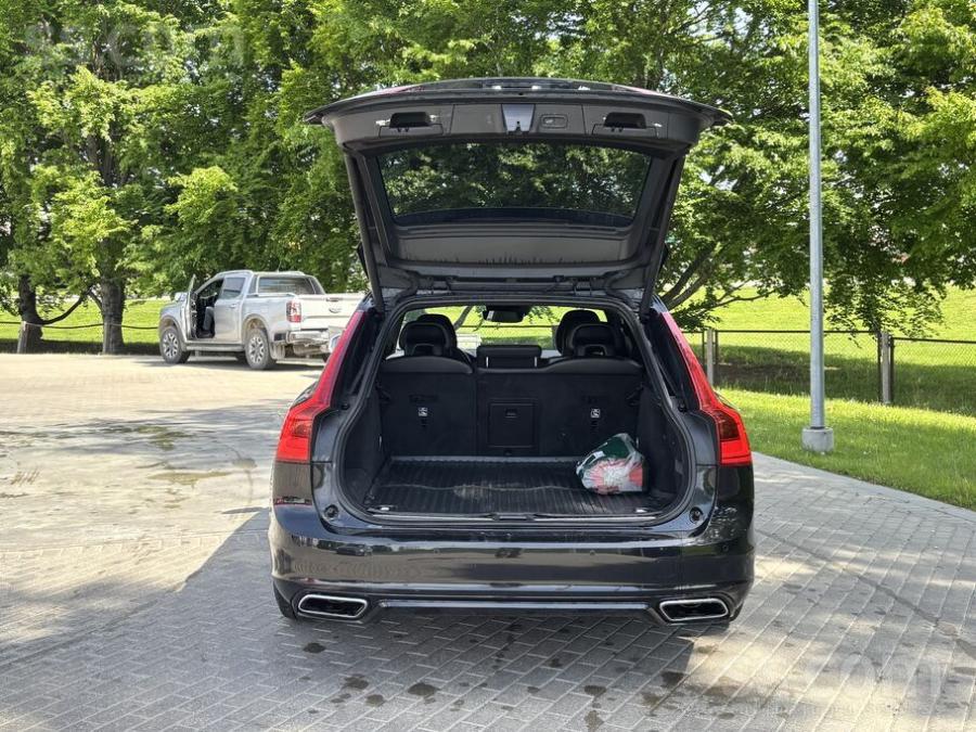 Melns Volvo V90 2017 Bauska, ar dzinēja tilpumu 2.00 L un nobraukumu 0 tūkst. km par 14500 €, foto 19 vietnē AUTOMOTO.COM.LV