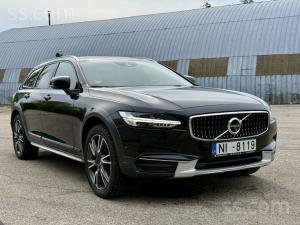 Black Volvo V90 2017 in Riga, with an engine capacity of 2.00 L and mileage of 239 thousand km for 15990 €, photo 4 on AUTOMOTO.COM.LV