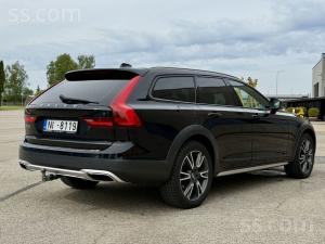 Black Volvo V90 2017 in Riga, with an engine capacity of 2.00 L and mileage of 239 thousand km for 15990 €, photo 6 on AUTOMOTO.COM.LV