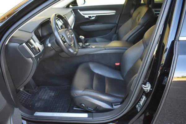 Melns Volvo V90 2017 Talsi, ar dzinēja tilpumu 2.00 L un nobraukumu 205 tūkst. km par 15700 €, foto 6 vietnē AUTOMOTO.COM.LV