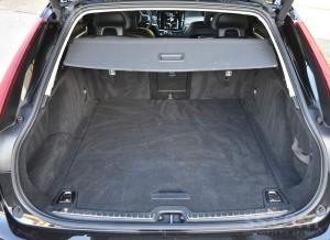 Melns Volvo V90 2017 Talsi, ar dzinēja tilpumu 2.00 L un nobraukumu 205 tūkst. km par 14900 €, foto 10 vietnē AUTOMOTO.COM.LV