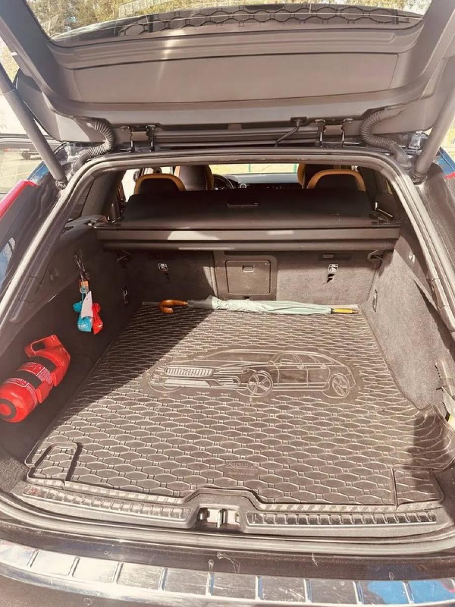 Black Volvo V90 2017 in Tallinn, with an engine capacity of 2.00 L and mileage of 324 thousand km for 14500 €, photo 19 on AUTOMOTO.COM.LV