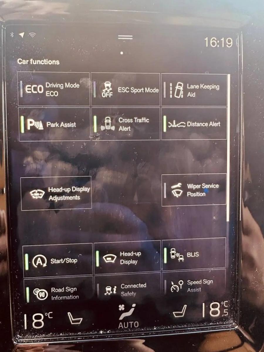 Black Volvo V90 2017 in Tallinn, with an engine capacity of 2.00 L and mileage of 324 thousand km for 14500 €, photo 23 on AUTOMOTO.COM.LV