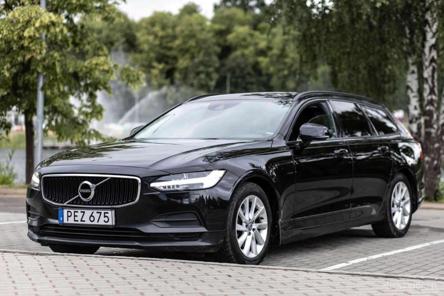 Black Volvo V90 2017 in Siauliai, with an engine capacity of 2.00 L and mileage of 539 thousand km for 9999 €, photo 1 on AUTOMOTO.COM.LV