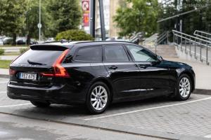Black Volvo V90 2017 in Siauliai, with an engine capacity of 2.00 L and mileage of 539 thousand km for 9999 €, photo 8 on AUTOMOTO.COM.LV