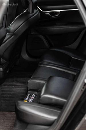 Black Volvo V90 2017 in Siauliai, with an engine capacity of 2.00 L and mileage of 539 thousand km for 9999 €, photo 11 on AUTOMOTO.COM.LV