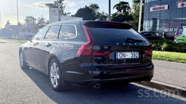 Melns Volvo V90 2017 Talsi, ar dzinēja tilpumu 2.00 L un nobraukumu 311 tūkst. km par 14250 €, foto 3 vietnē AUTOMOTO.COM.LV