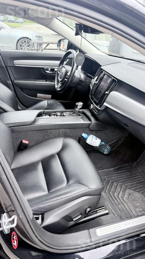 Melns Volvo V90 2017 Talsi, ar dzinēja tilpumu 2.00 L un nobraukumu 311 tūkst. km par 14250 €, foto 5 vietnē AUTOMOTO.COM.LV