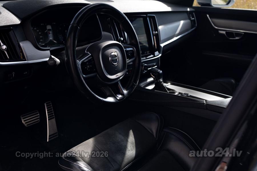 Melns Volvo V90 2017 Tallina, ar dzinēja tilpumu 2.00 L un nobraukumu 290 tūkst. km par 15900 €, foto 6 vietnē AUTOMOTO.COM.LV