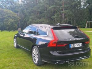 Black Volvo V90 2017 in Riga, with an engine capacity of 2.00 L and mileage of 187 thousand km for 18500 €, photo 4 on AUTOMOTO.COM.LV