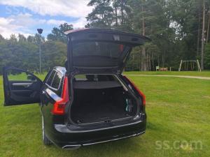 Black Volvo V90 2017 in Riga, with an engine capacity of 2.00 L and mileage of 187 thousand km for 18500 €, photo 9 on AUTOMOTO.COM.LV
