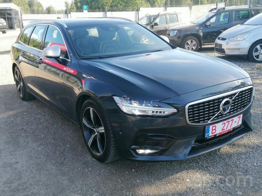 Black Volvo V90 2017 in Valmiera, with an engine capacity of 2.00 L and mileage of 326 thousand km for 13950 €, photo 3 on AUTOMOTO.COM.LV