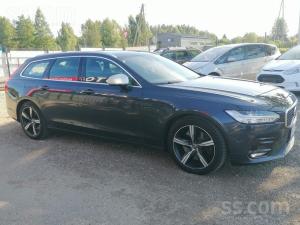 Black Volvo V90 2017 in Valmiera, with an engine capacity of 2.00 L and mileage of 326 thousand km for 13950 €, photo 4 on AUTOMOTO.COM.LV