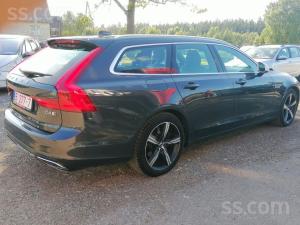 Black Volvo V90 2017 in Valmiera, with an engine capacity of 2.00 L and mileage of 326 thousand km for 13950 €, photo 7 on AUTOMOTO.COM.LV