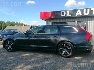 Black Volvo V90 2017 in Valmiera, with an engine capacity of 2.00 L and mileage of 326 thousand km for 13950 €, photo 8 on AUTOMOTO.COM.LV