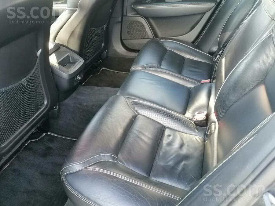 Black Volvo V90 2017 in Valmiera, with an engine capacity of 2.00 L and mileage of 326 thousand km for 13950 €, photo 26 on AUTOMOTO.COM.LV