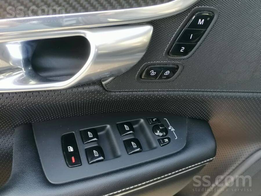 Black Volvo V90 2017 in Valmiera, with an engine capacity of 2.00 L and mileage of 326 thousand km for 13950 €, photo 27 on AUTOMOTO.COM.LV