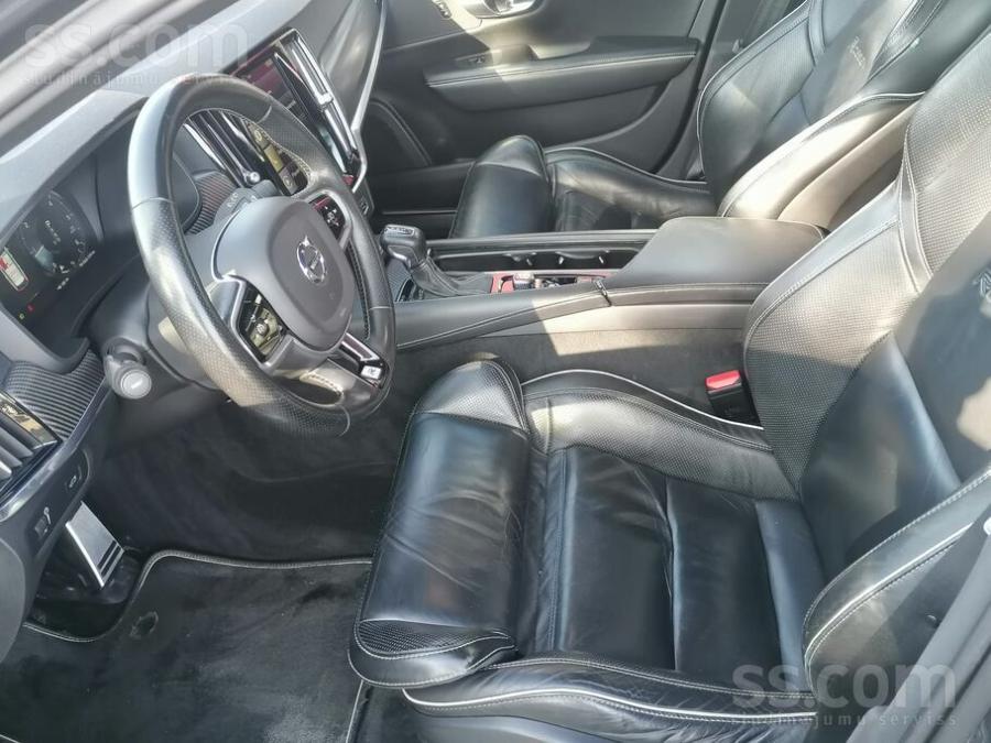 Black Volvo V90 2017 in Valmiera, with an engine capacity of 2.00 L and mileage of 326 thousand km for 13950 €, photo 30 on AUTOMOTO.COM.LV