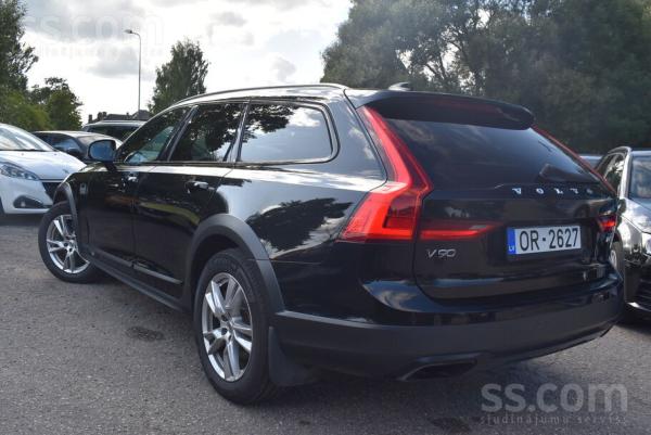 Black Volvo V90 2017 in Kuldiga, with an engine capacity of 2.00 L and mileage of 0 thousand km for 19300 €, photo 4 on AUTOMOTO.COM.LV