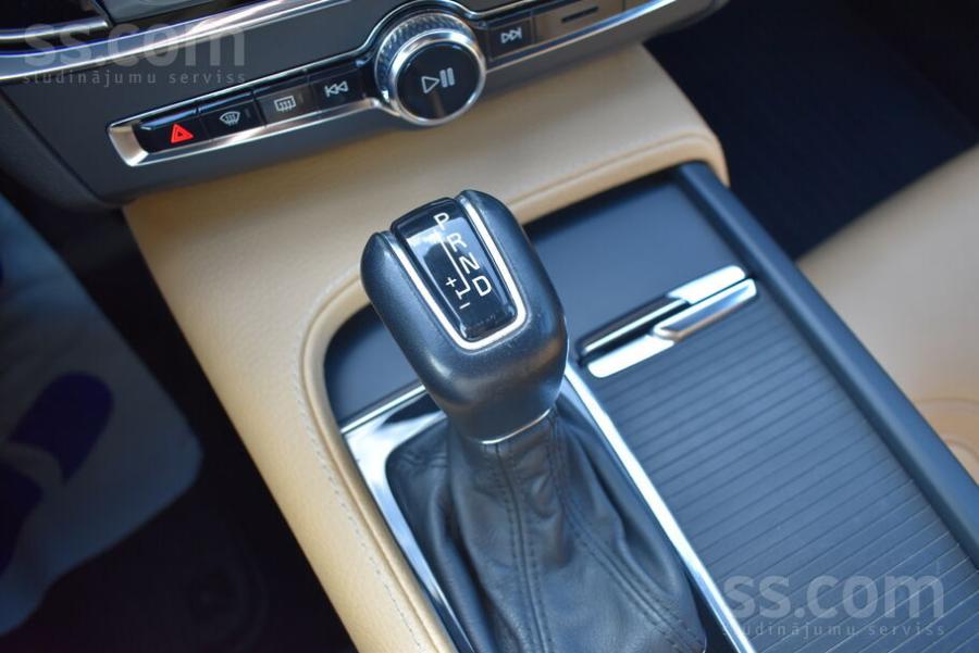 Melns Volvo V90 2017 Kuldīga, ar dzinēja tilpumu 2.00 L un nobraukumu 0 tūkst. km par 19300 €, foto 11 vietnē AUTOMOTO.COM.LV