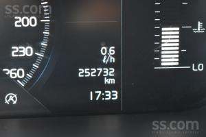 Melns Volvo V90 2017 Kuldīga, ar dzinēja tilpumu 2.00 L un nobraukumu 0 tūkst. km par 19300 €, foto 17 vietnē AUTOMOTO.COM.LV