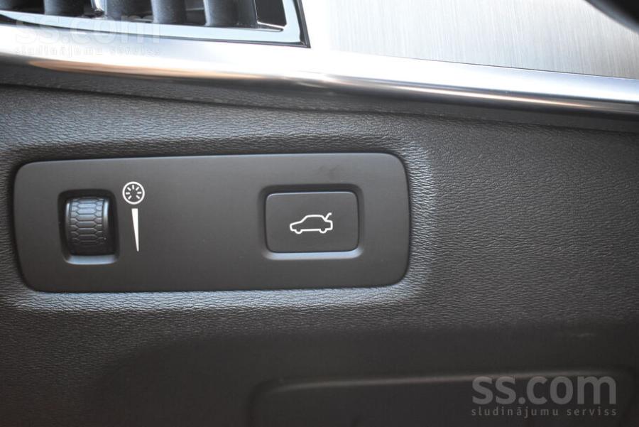 Melns Volvo V90 2017 Kuldīga, ar dzinēja tilpumu 2.00 L un nobraukumu 0 tūkst. km par 19300 €, foto 21 vietnē AUTOMOTO.COM.LV