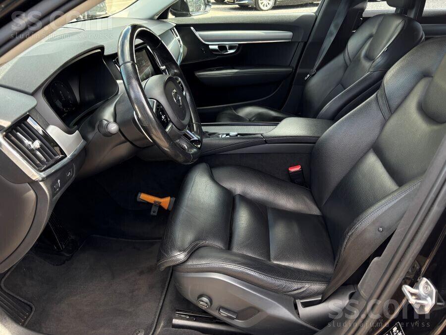 Black Volvo V90 2017 in Riga, with an engine capacity of 2.00 L and mileage of 295 thousand km for 11950 €, photo 8 on AUTOMOTO.COM.LV
