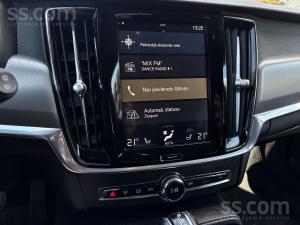 Black Volvo V90 2017 in Riga, with an engine capacity of 2.00 L and mileage of 295 thousand km for 11950 €, photo 14 on AUTOMOTO.COM.LV