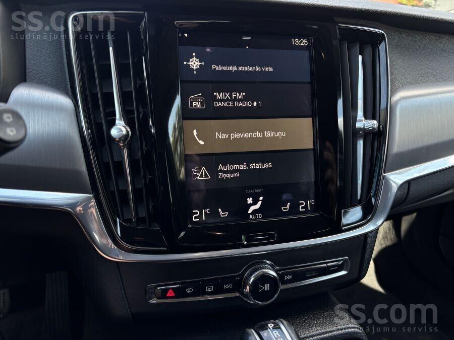 Black Volvo V90 2017 in Riga, with an engine capacity of 2.00 L and mileage of 295 thousand km for 11950 €, photo 14 on AUTOMOTO.COM.LV