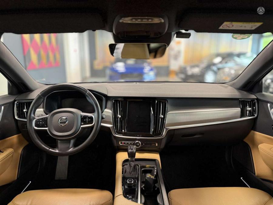 Melns Volvo V90 2017 Klaipėda, ar dzinēja tilpumu 1.97 L un nobraukumu 264 tūkst. km par 17900 €, foto 10 vietnē AUTOMOTO.COM.LV
