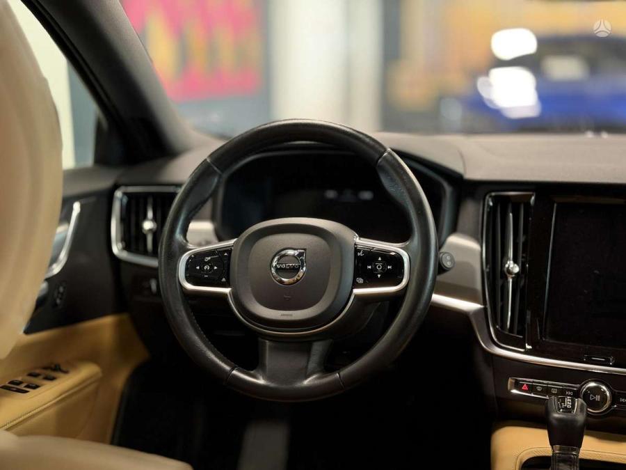 Melns Volvo V90 2017 Klaipėda, ar dzinēja tilpumu 1.97 L un nobraukumu 264 tūkst. km par 17900 €, foto 16 vietnē AUTOMOTO.COM.LV