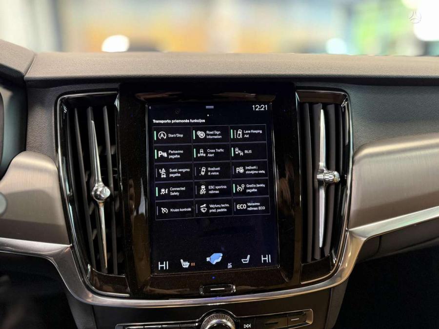 Melns Volvo V90 2017 Klaipėda, ar dzinēja tilpumu 1.97 L un nobraukumu 264 tūkst. km par 17900 €, foto 17 vietnē AUTOMOTO.COM.LV