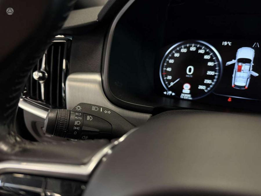 Melns Volvo V90 2017 Klaipėda, ar dzinēja tilpumu 1.97 L un nobraukumu 264 tūkst. km par 17900 €, foto 19 vietnē AUTOMOTO.COM.LV