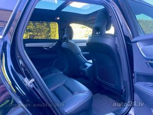 Black Volvo V90 2017 in Tallinn, with an engine capacity of 2.00 L and mileage of 272 thousand km for 16800 €, photo 10 on AUTOMOTO.COM.LV