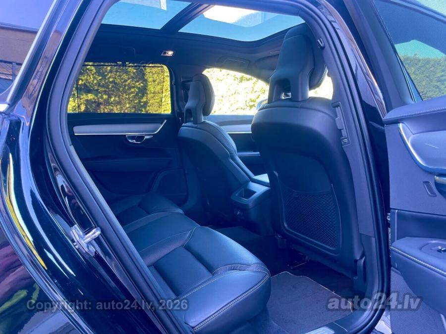 Black Volvo V90 2017 in Tallinn, with an engine capacity of 2.00 L and mileage of 272 thousand km for 16800 €, photo 10 on AUTOMOTO.COM.LV
