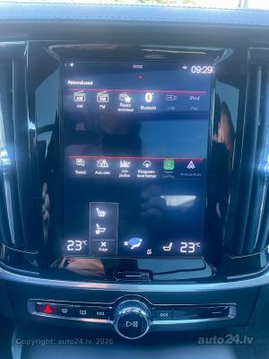 Black Volvo V90 2017 in Tallinn, with an engine capacity of 2.00 L and mileage of 272 thousand km for 16800 €, photo 16 on AUTOMOTO.COM.LV