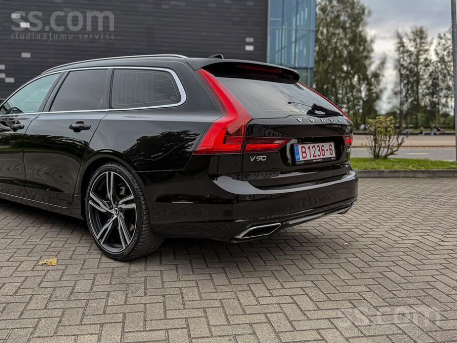 Melns Volvo V90 2017 Jelgava, ar dzinēja tilpumu 2.00 L un nobraukumu 198 tūkst. km par 17900 €, foto 14 vietnē AUTOMOTO.COM.LV