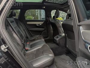 Melns Volvo V90 2017 Jelgava, ar dzinēja tilpumu 2.00 L un nobraukumu 198 tūkst. km par 17900 €, foto 18 vietnē AUTOMOTO.COM.LV